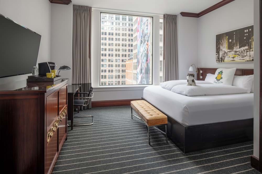 Staypineapple, An Iconic Hotel, The Loop | Chicago | USA